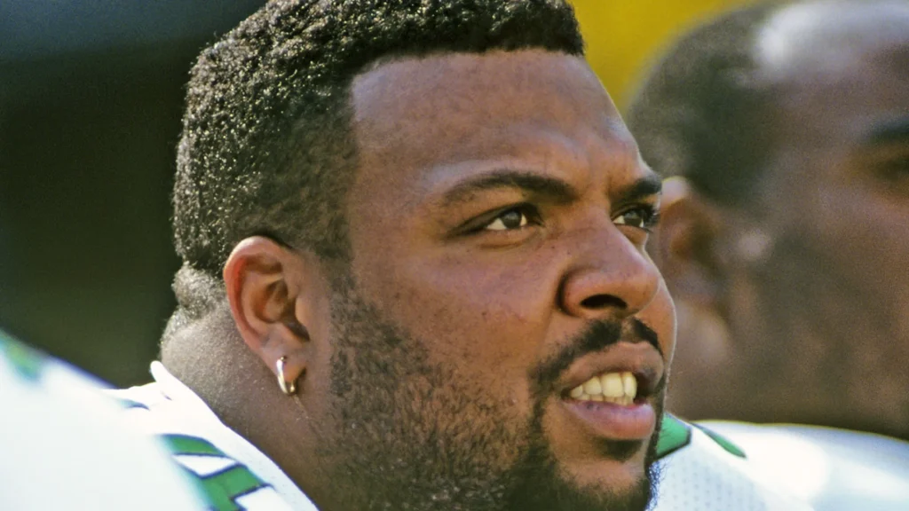 Ex-NFL lineman Kevin Johnson stabbed to death in LA: What homicide ...